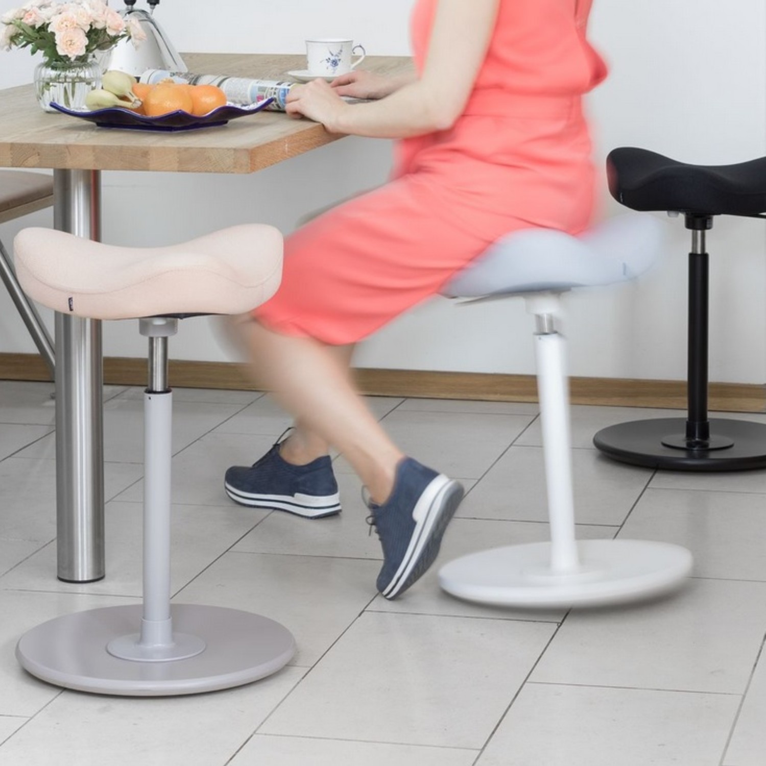 Varier Move - Der dynamische Hocker/Stehhilfe für höhenverstellbare ...